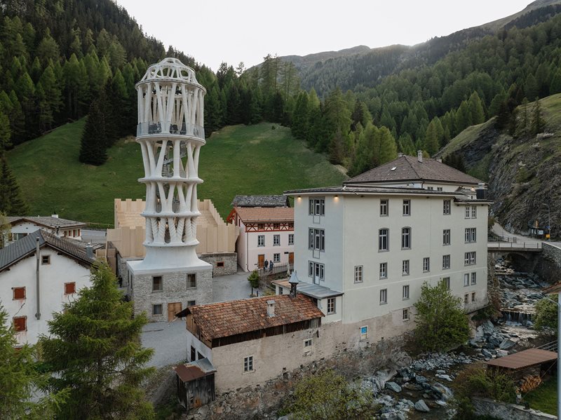 Tor Alva, Switzerland